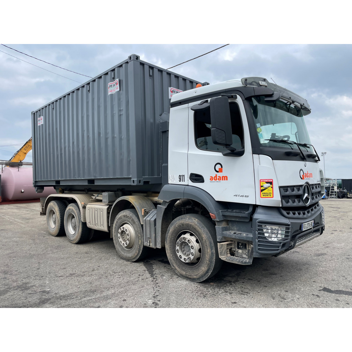 Conteneur maritime 20 pieds sur berce pour camion Ampliroll