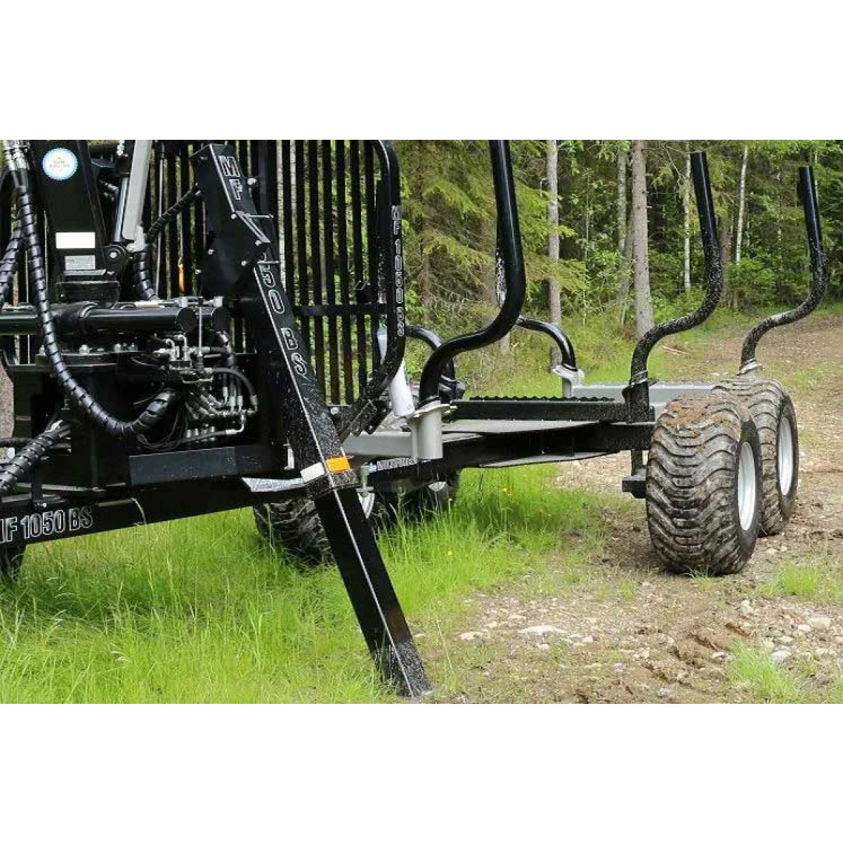 Remorque forestière 8.5 tonnes avec grue télescopique 5.5 mètres
