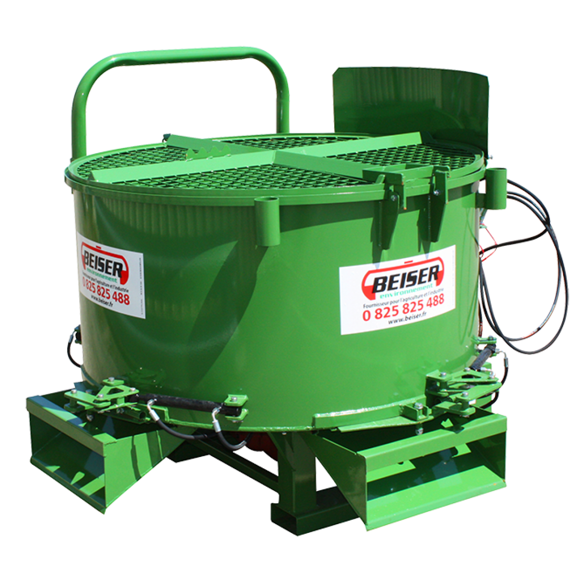Malaxeur 800 litres avec boîtier hydraulique et 3 trappes de vidange ...