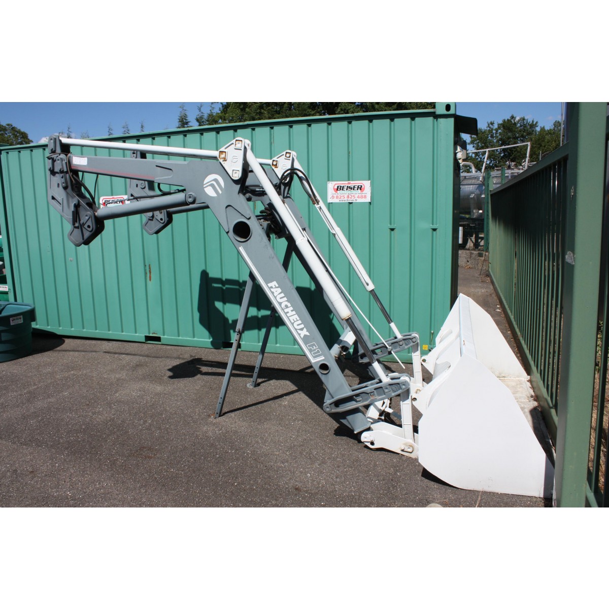 Beiser Environnement - Chargeur frontal Faucheux F1 avec godet